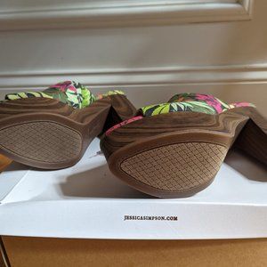 Jessica Simpson | Shoes | Jessica Simpson Gorgeous Tropical Floral ...